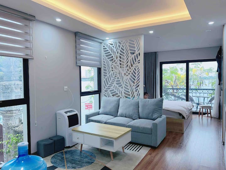 Lovely Lake Front Mordern Studio 202 - Hanoi
