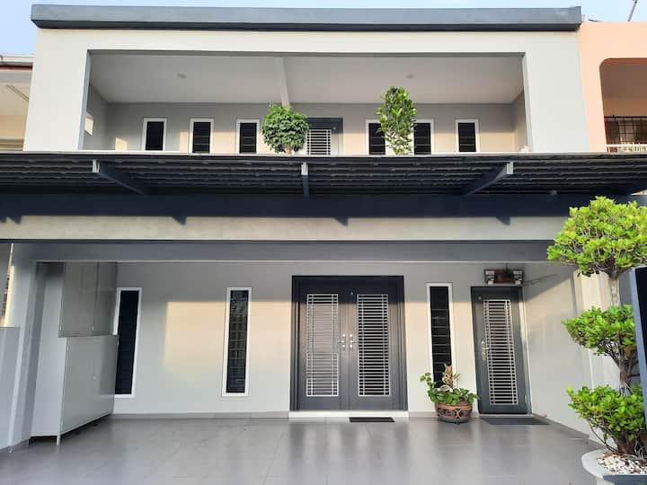 Private Ground Level - Petaling Jaya