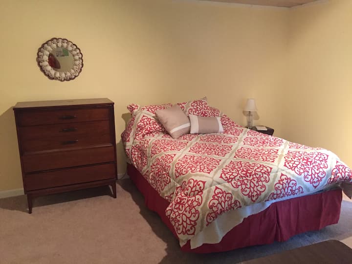 Quiet Space In Lovely Setting - Albany, NY