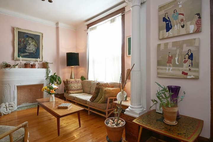 Room Available In Turn-of-the-century 2-bdrm Apt - Montreal