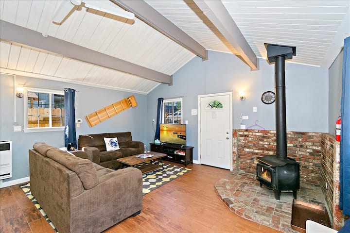 Modern Mountain Home. - Big Bear City