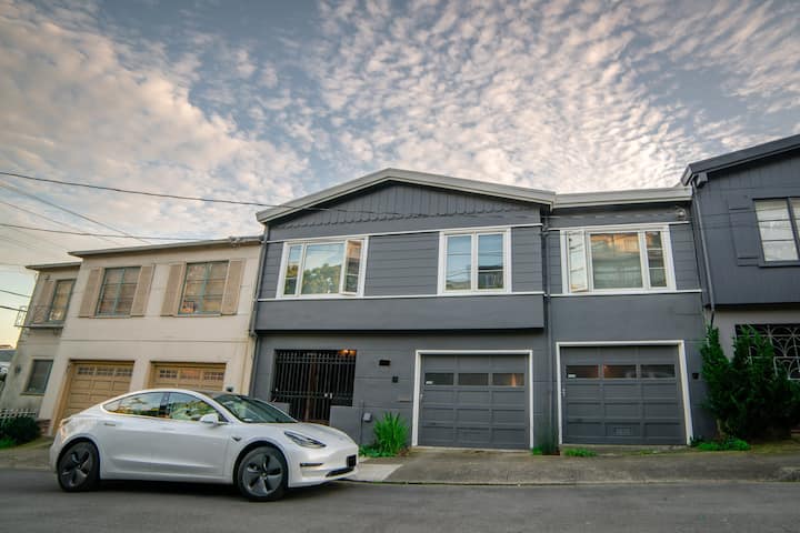 Luxury Twin Peaks Studio W/ Ensuite & Backyard - San Francisco, CA