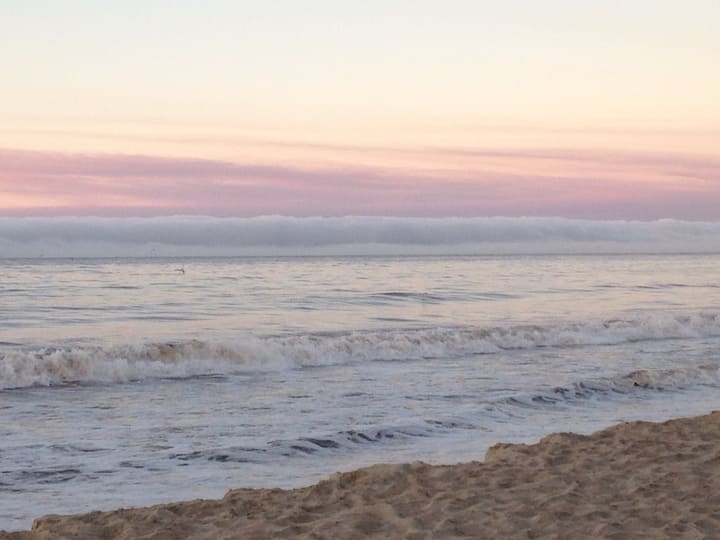 Beachfront 2 Bd 2 Bth, Private Beach Access - Monterey, CA