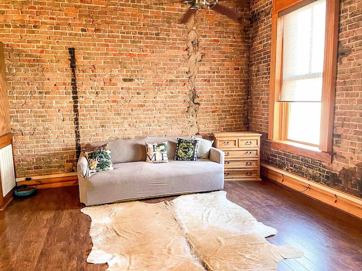 Brick Street Suite - Nacogdoches, TX