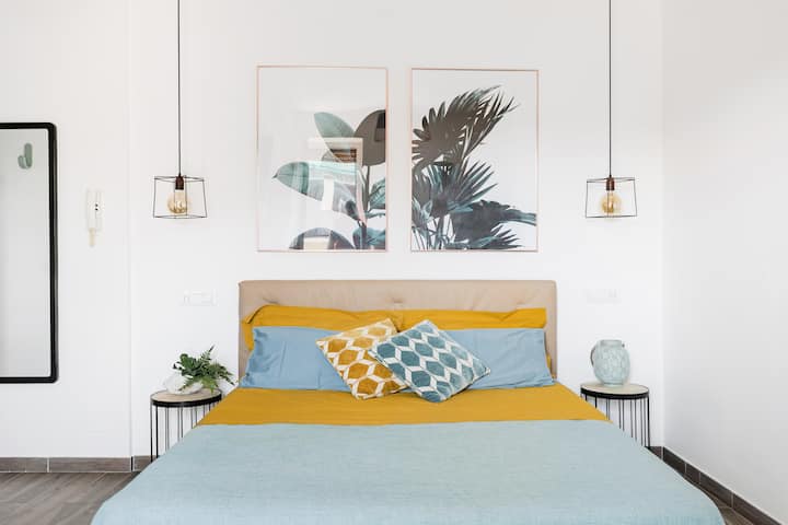 Modern Studio Near Metro With A Sunny Terrace - Italy