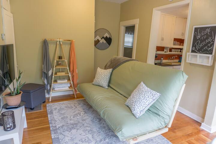 Charming Sellwood Getaway With Hot Tub - Portland, OR