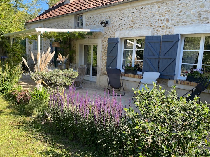 Charming House On The Edge Of The Woods - Coignières