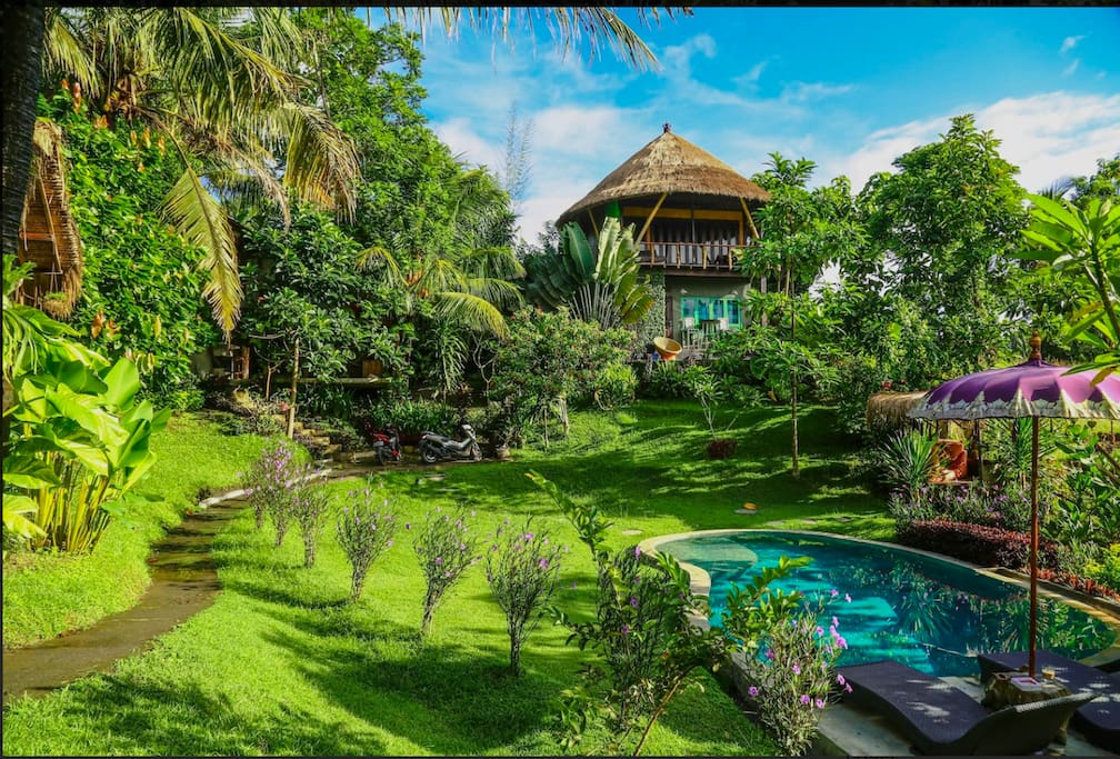 BALIAN TREEHOUSE w beautiful pool - Huts for Rent in Balian Beach, Bali ...