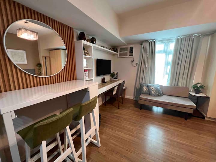 Eleanor (Solinea Studio In Cebu Business Park) - Cebu City