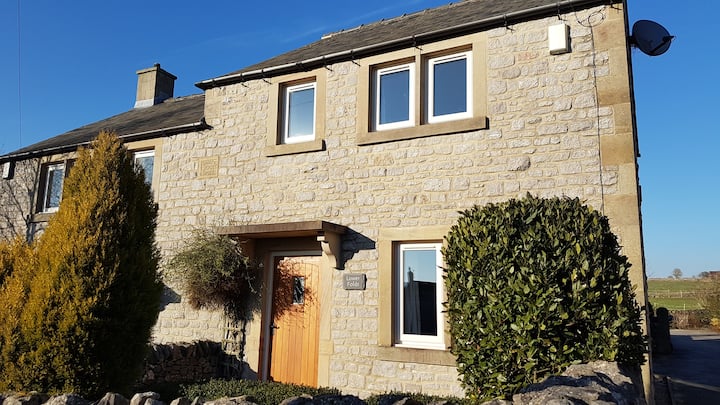 Lower Folds Cottage, Over Haddon - Bakewell