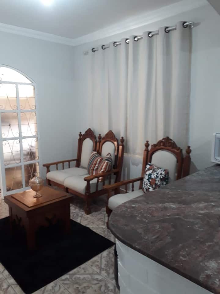 Casa Inteira Com Wi-fi - Montes Claros