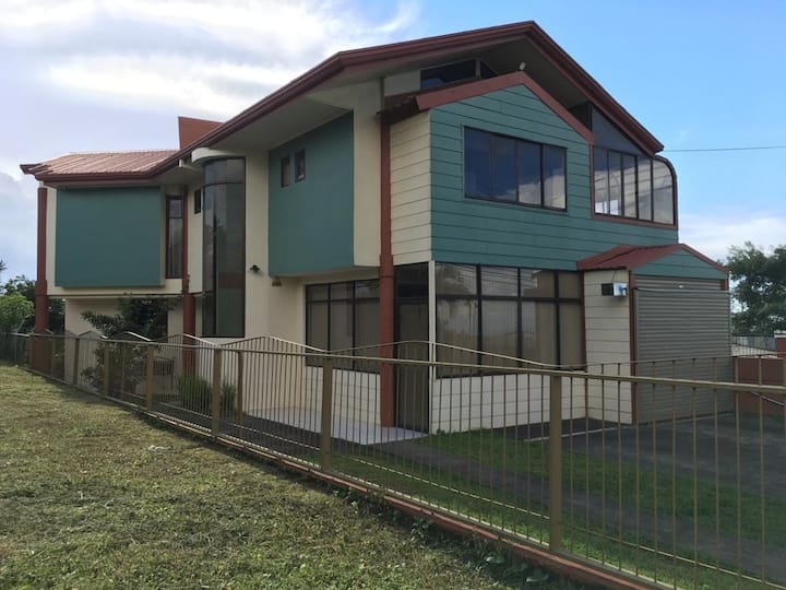 Casa Cómoda  Zona Semirural Y Accesos Turísticos - Ciudad Quesada