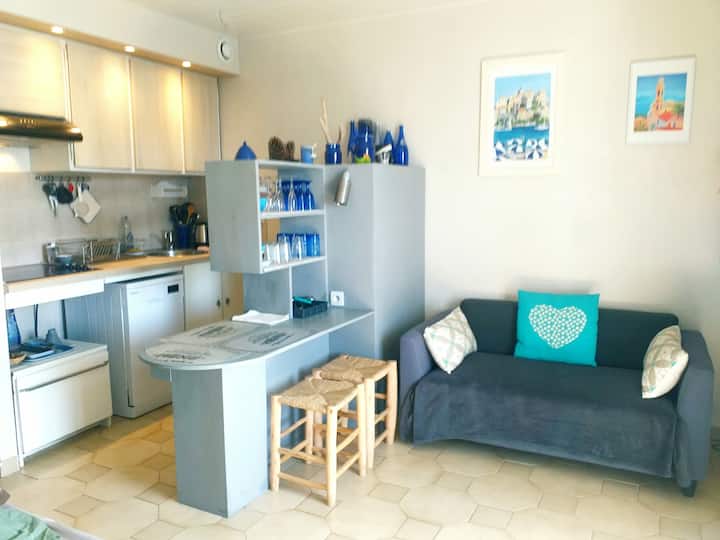 Studio Vue Sur Mer Proximité Centre Ville Et Plage - L'Île-Rousse