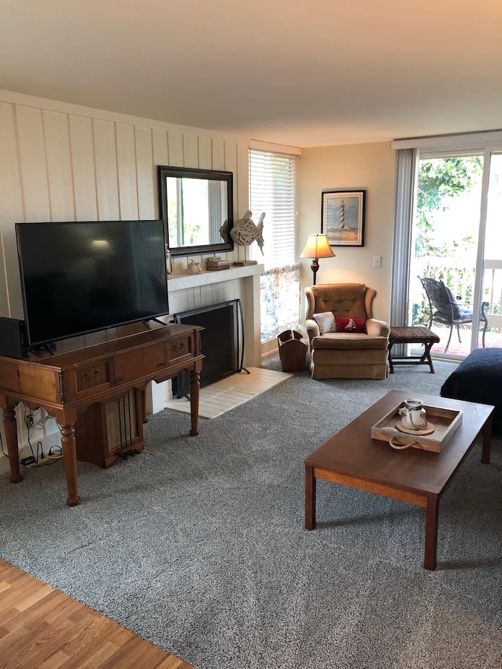 Ocean Front Gated Complex, Unit G-16 At Ncv - Oceanside, CA