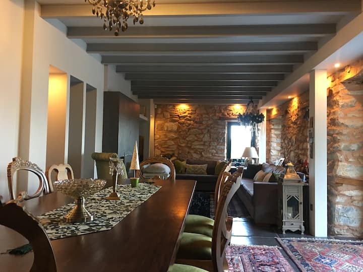 Amalia‘s Luxurious Living - Науса