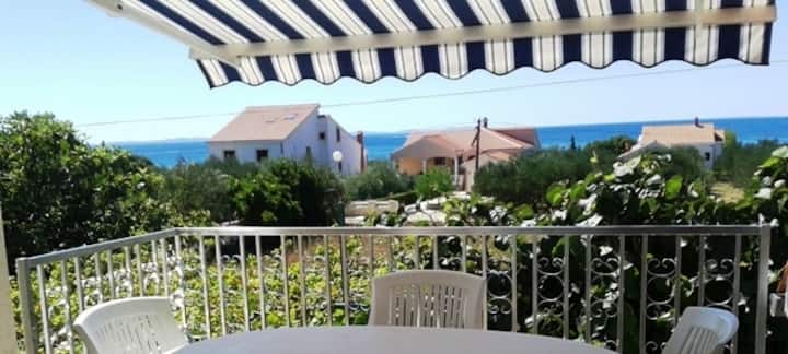 A Spacious Apartment Near The Beach - Privlaka
