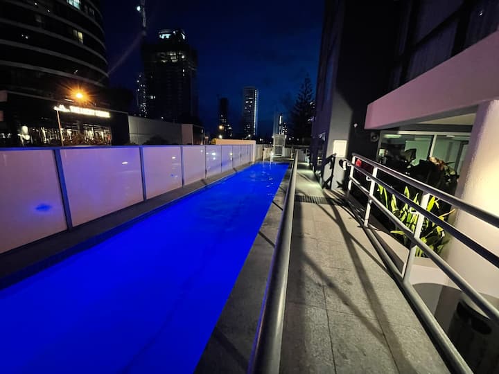 Studio In Heart Of Broadbeach - W/ Pool And Gym - Gold Coast