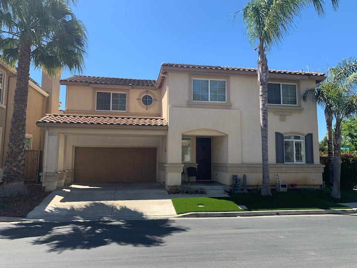 Beautiful Downtown Livermore Family Home - Livermore