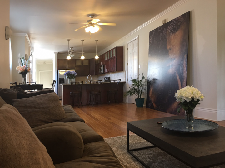 Spacious Napoleon Avenue Mardi Gras Apartment - New Orleans, LA