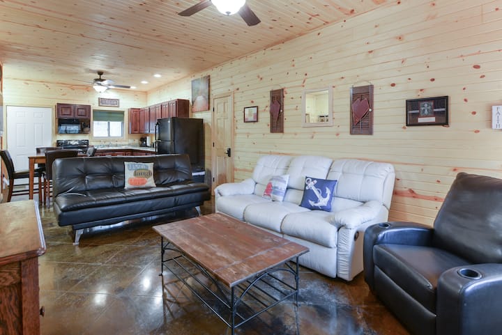 Quail Cove Resort Premium Condo Oak - Shell Knob, MO