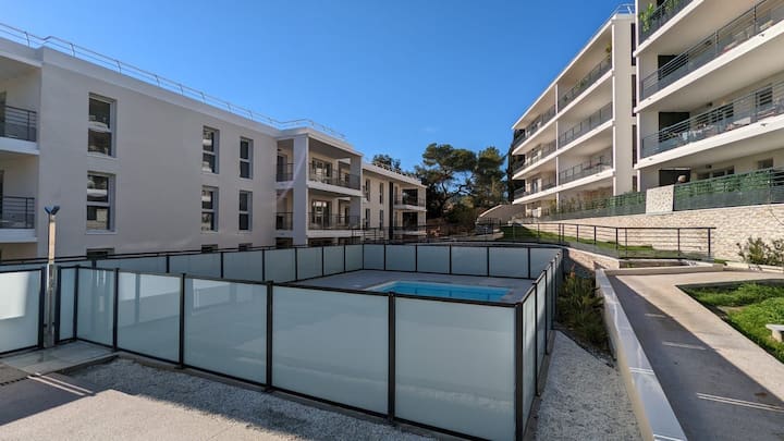 Appartement En Résidence Avec Piscine Et Parking - Cannes