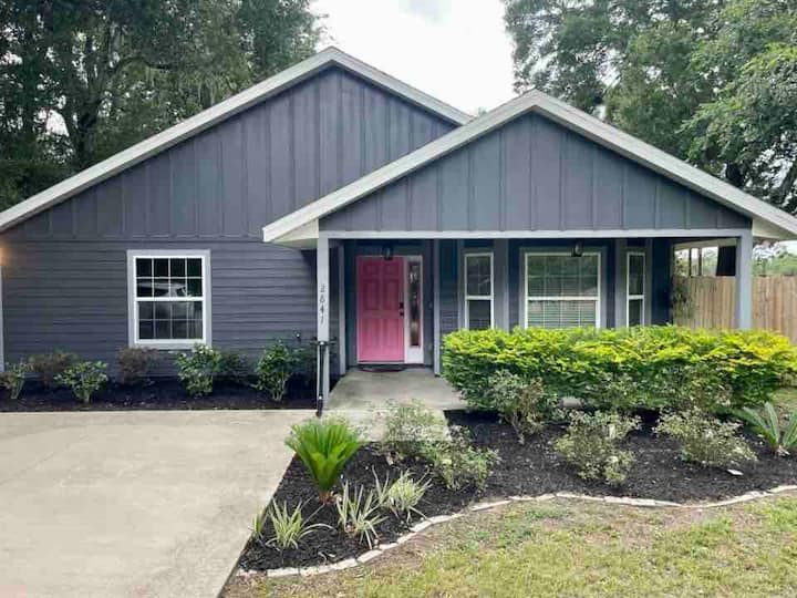Peaceful & Spacious Home Near Downtown Gainesville - Gainesville, FL