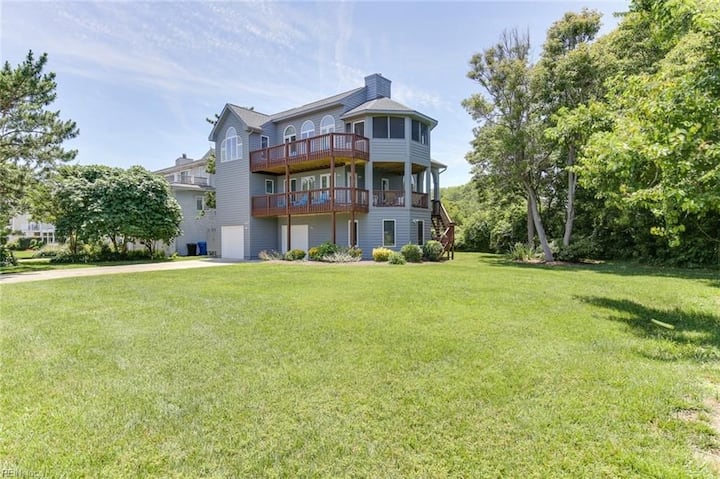 Semi-private Beach Coastal Living - Virginie