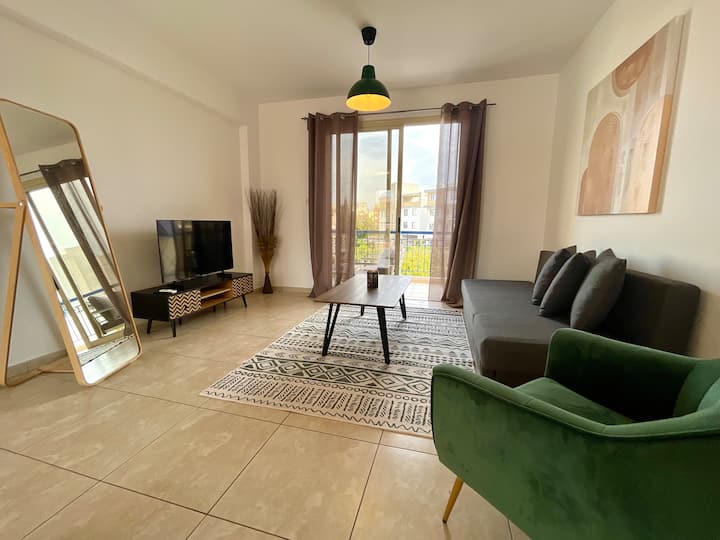 2 Bedroom Apartment On Tomb Of The Kings Avenue - Pafos