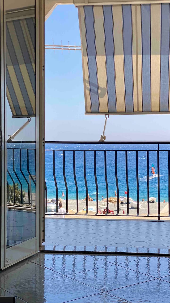 Seafront Apartment 15 Minutes From Taormina - Nizza di Sicilia