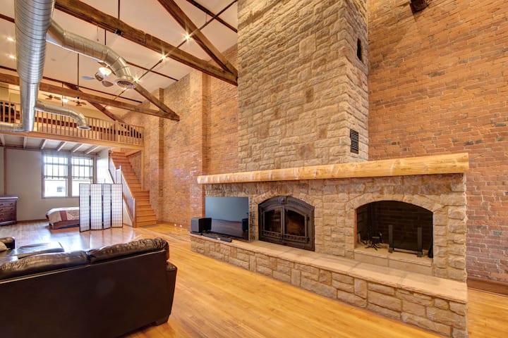 ★★Penthouse Suite Downtown Wooster On The Square★★ - Ohio