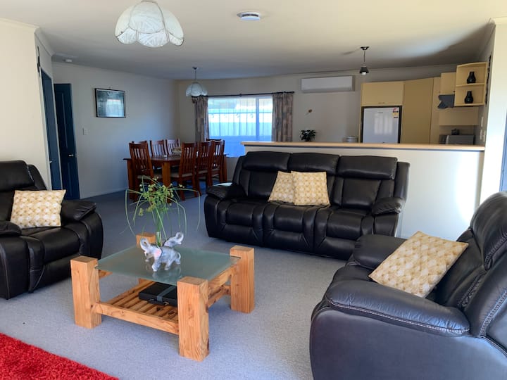 Private Peaceful Twin Room - Rotorua