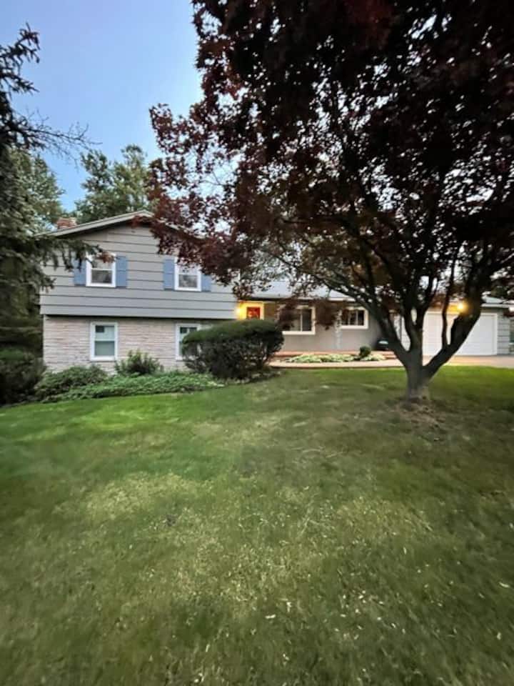 Private Suite In House 1/4mi To Lake, Park, Golf - Greece, NY