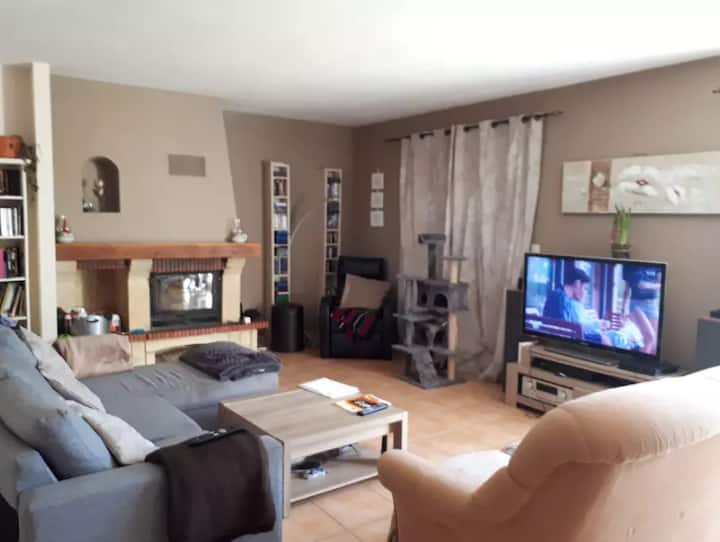 Chambres Privée à  La Campagne Près Canal Du Midi. - Capestang