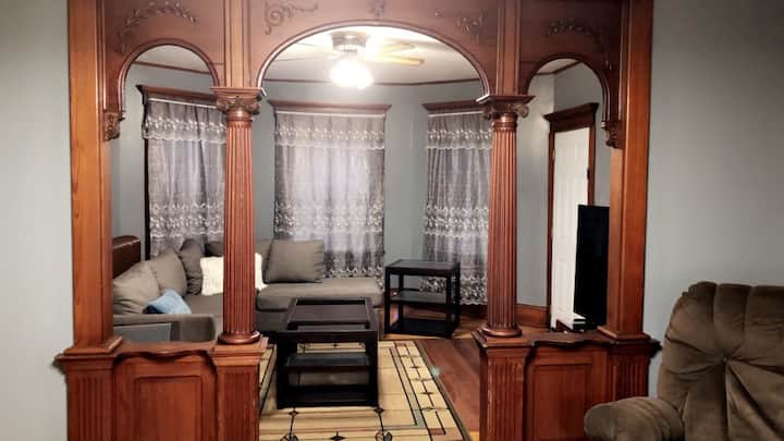 Spacious 3 Bedroom 1st Floor Closeby Attractions - New Bedford, MA