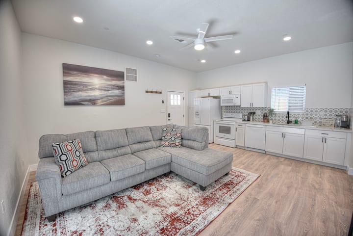 Private Guesthouse In North Fresno - Fresno, CA