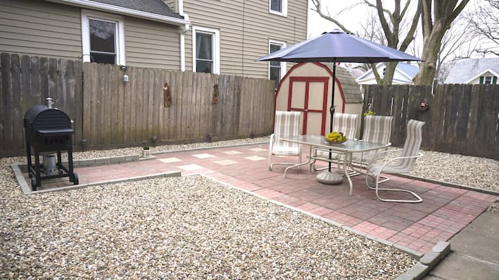 Corner Of Calm In The Of Cedar Rapids! - Cedar Rapids, IA