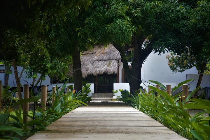 Lux Beachfront Villa - 6 King Beds-pool&jacuzzi-ac - Costa Rica