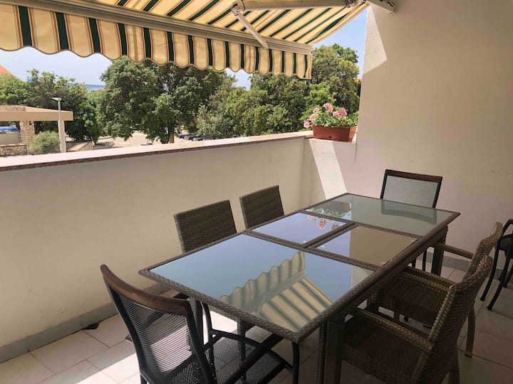 Apartman Gajac 6 +1 Lezaja ( Zrće 1 Km) - Novalja