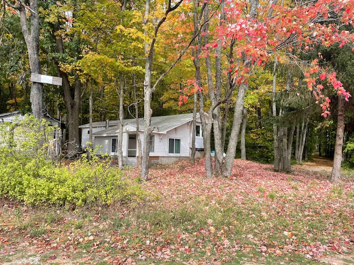 Scenic Cottage On The Lake - Gaylord, MI