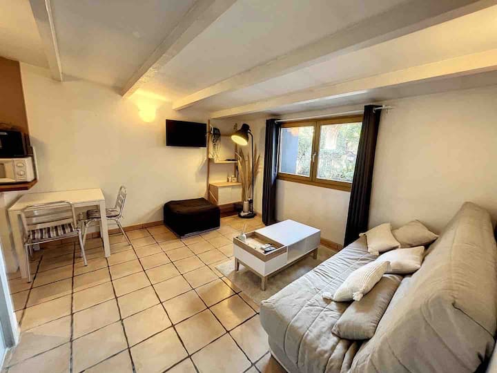 Studio Climatisé Wifi Calme à 5 Min De La Gare - Montpellier