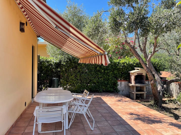 Cottage With Terrace And Private Garden - Ceriale