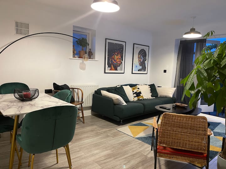 Lovely 2 Bedroom Flat With Free Parking And Wifi. - Bromley