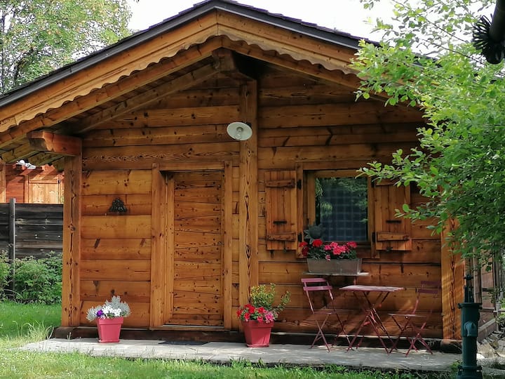 Séjour Romantique Aux Carroz -Wifi - Parking - Flaine