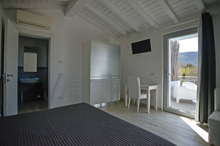 Suite Con Bagno Cucina Privata Terrazza Posto Auto - Lerici