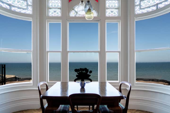 Signature Home - Beachfront Luxury + Wow Sea Views - Herne Bay