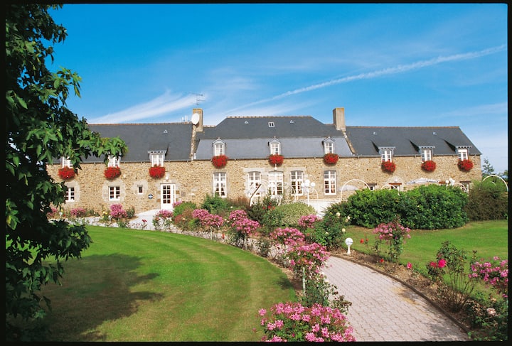 Studio 2 Personnes - Hotel-spa-piscine/ St-malo - Miniac-Morvan