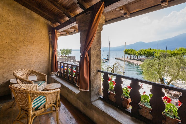 Historic Lakeside Villa Casa Dei Vicari Garda Lake - Garda