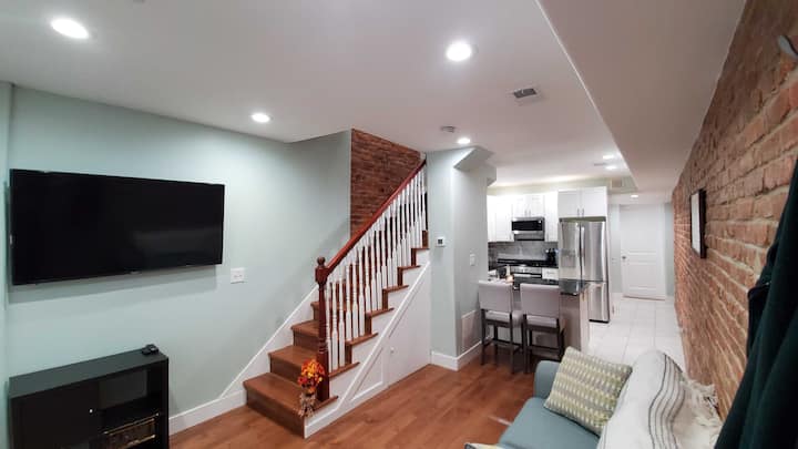 Private Home In The Heart Of Columbia Heights! - Washington, DC