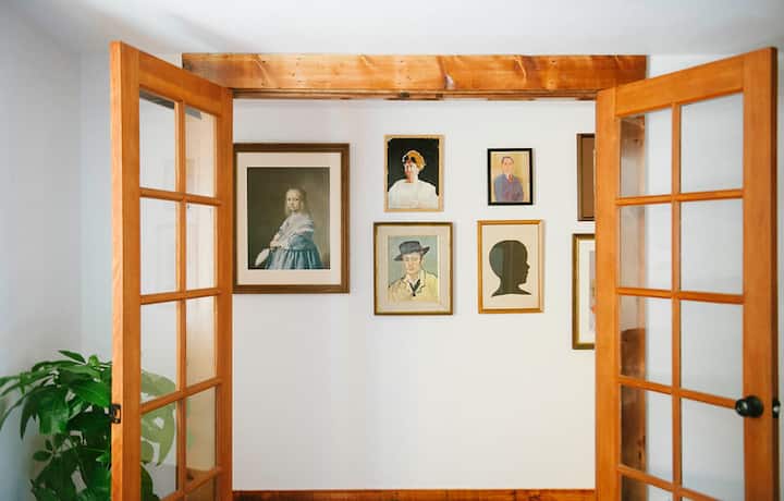 Wes Anderson Inspired Historical Private Apt. - Portland, OR