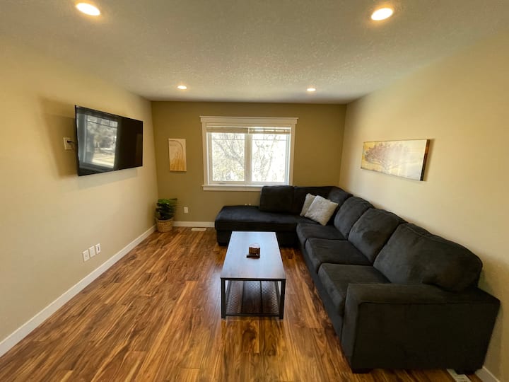 Executive 2-bedroom Upper Level Suite - Regina